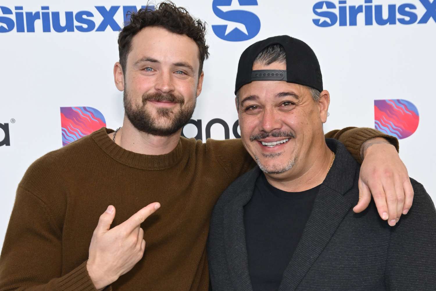 Dylan Efron says spending time with 'Boston' Rob Mariano has him ...