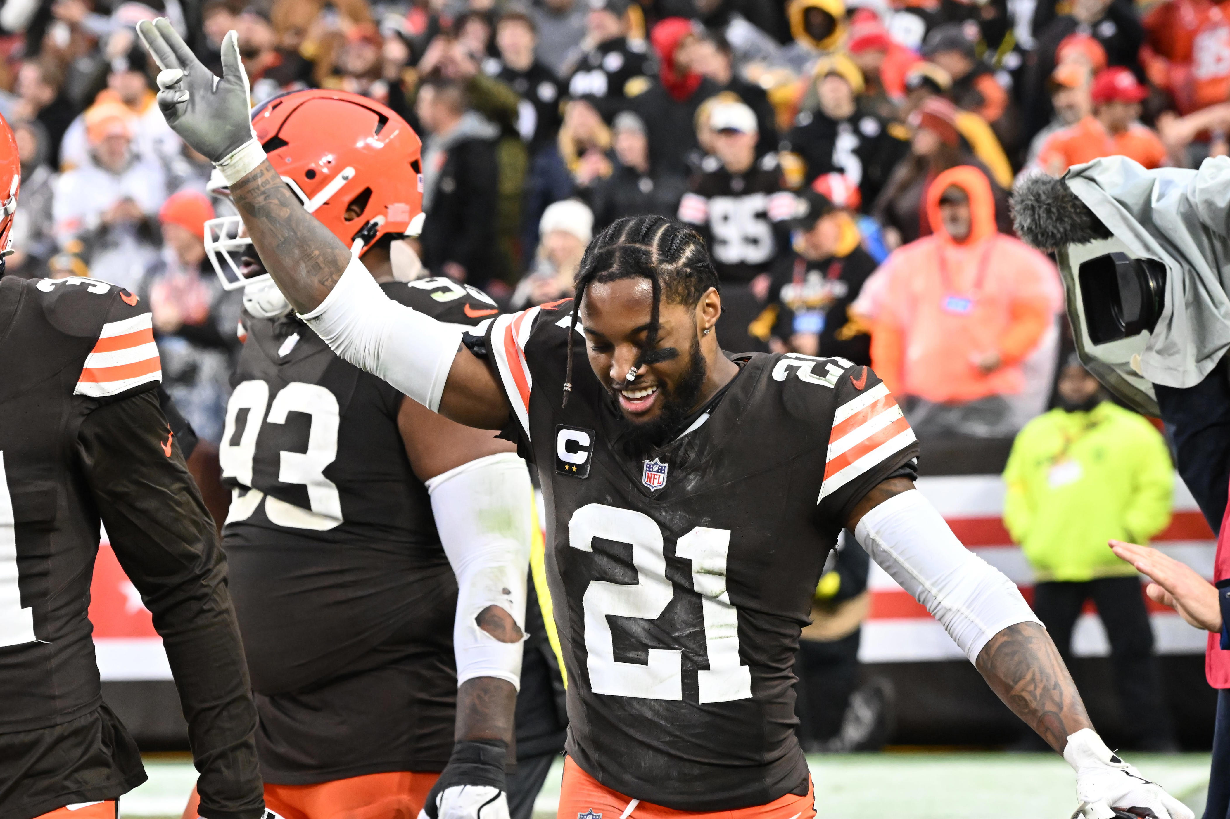 Browns Pro Bowler explains OTA absense and why it's no big deal