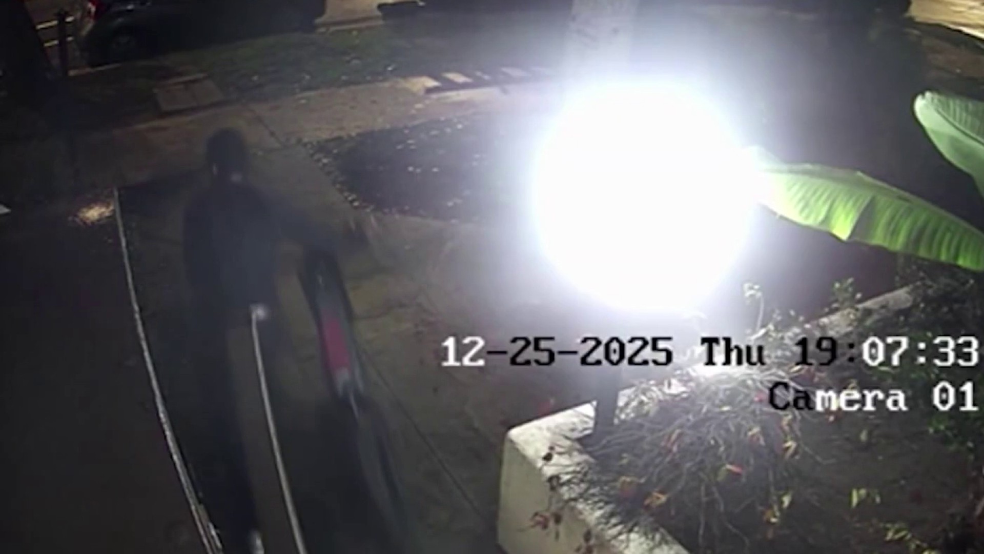 South Pasadena mom claims man stole twin boys' e-bikes on Christmas