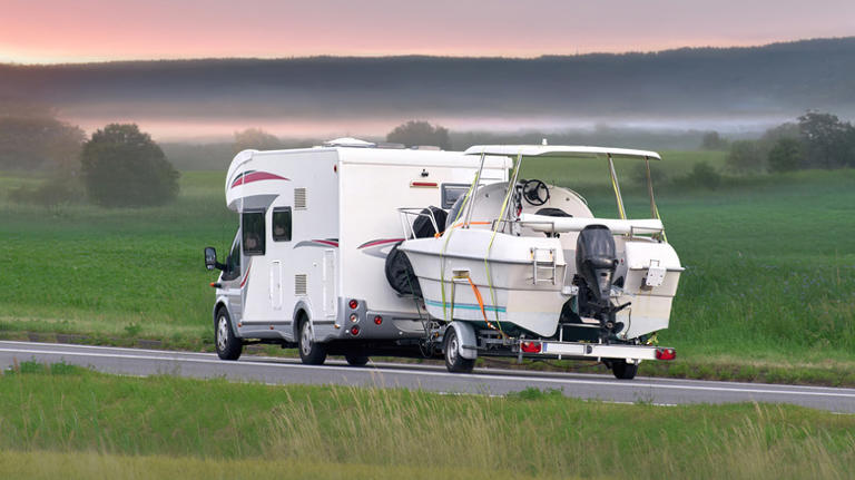5 things you need to know before towing a car with your RV