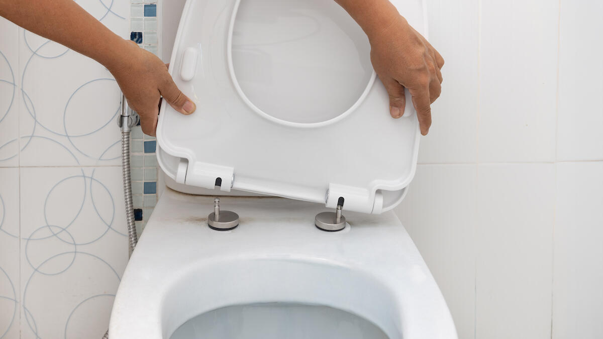 Man claims popular restaurant's toilet shattering caused 'serious' injury