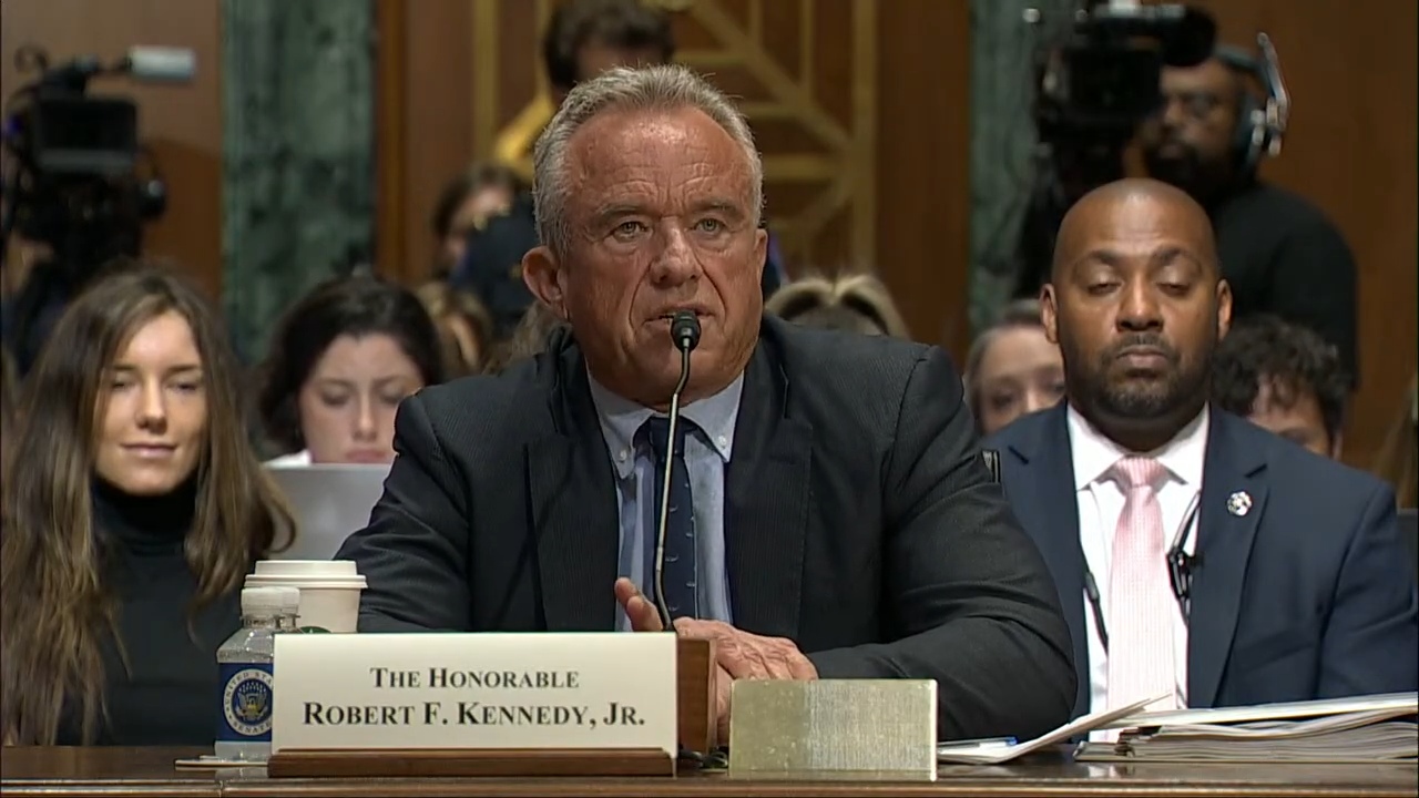 'I will hold you to that': RFK Jr. breathes loudly into the mic as ...