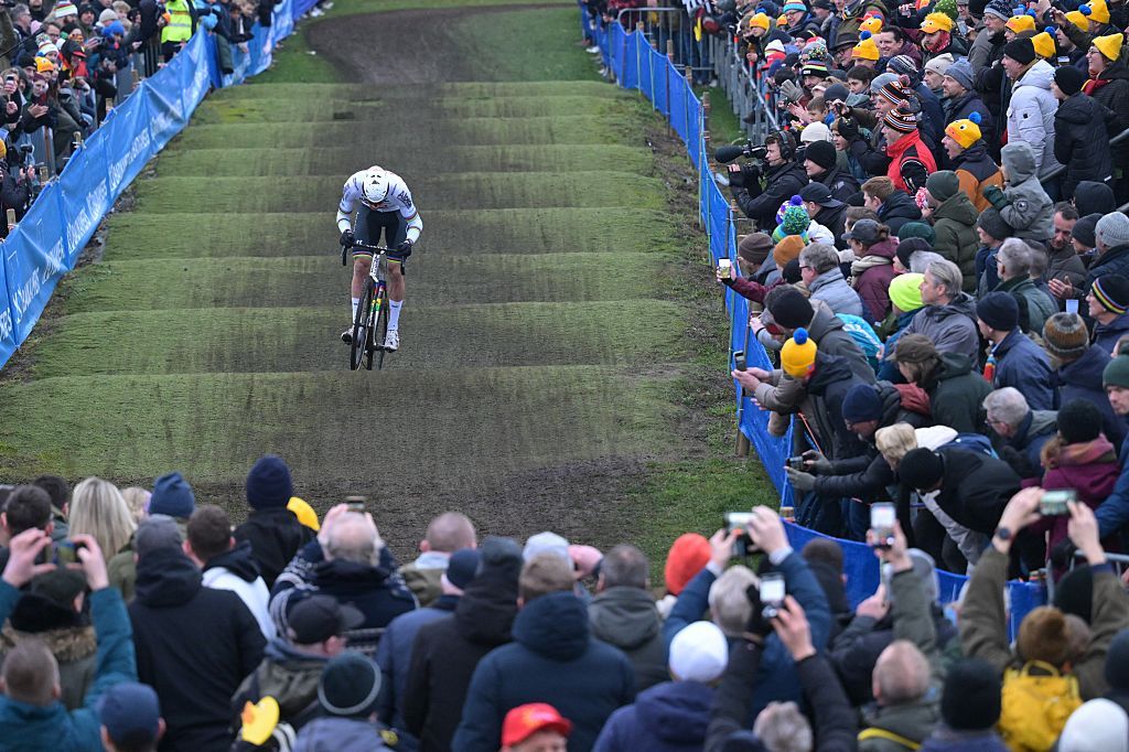 'This is the last thing I wanted to happen' - Spectator apologises ...