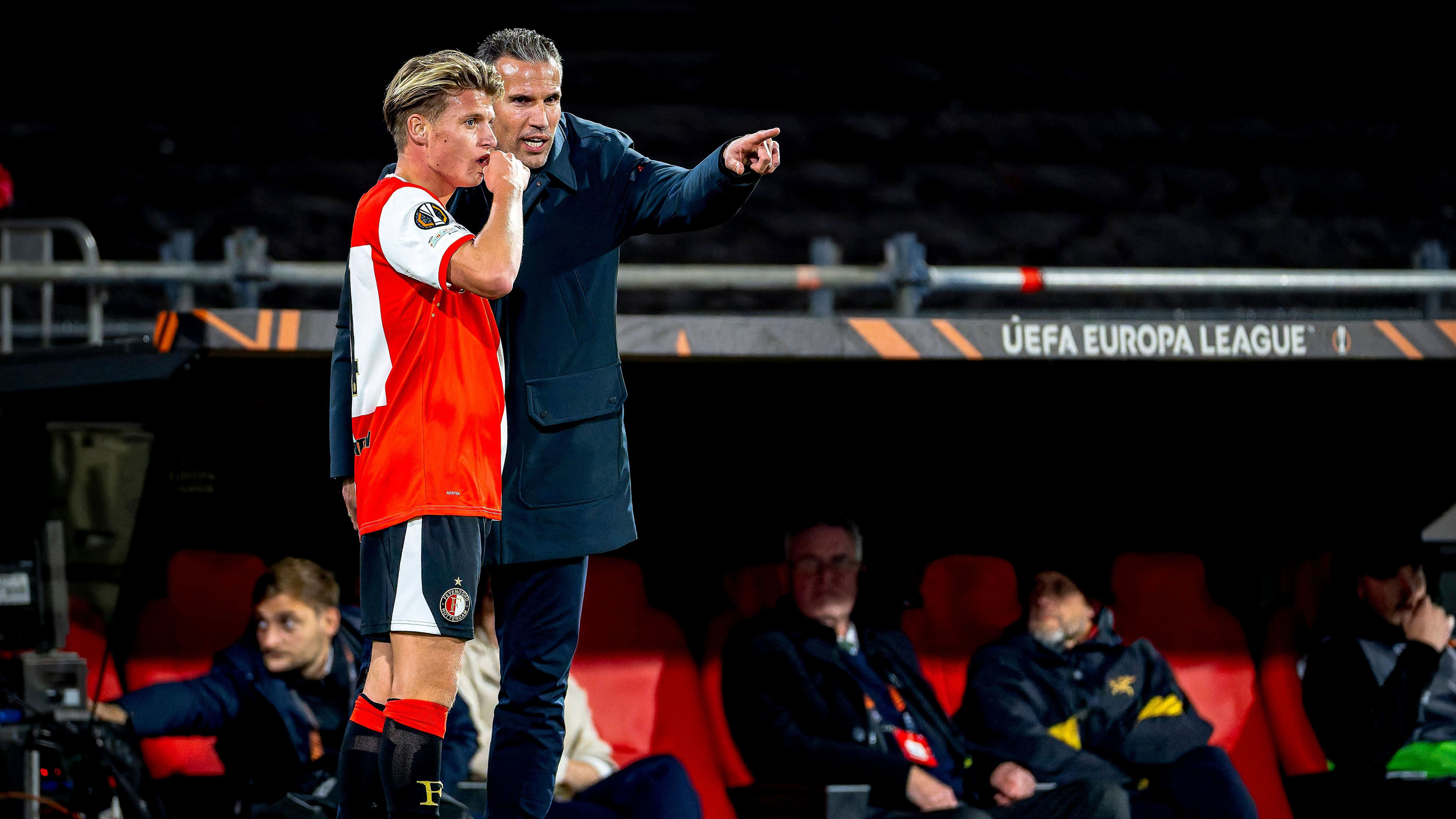 Robin van Persie snoeihard afgemaakt: ‘De slechtste beslissing óóit van ...