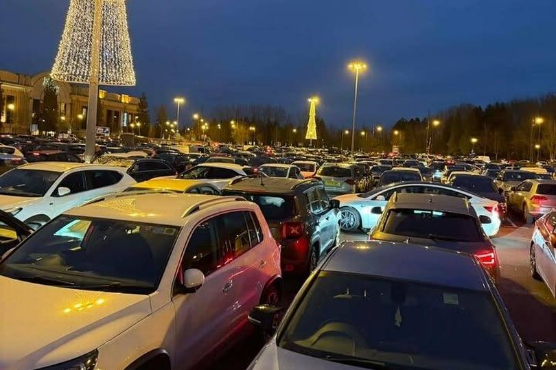 Trafford Centre responds after shoppers 'trapped for hours' in car park ...