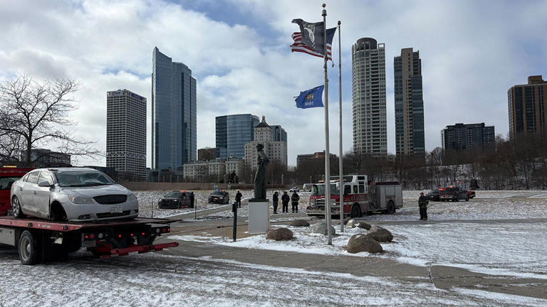 Milwaukee lakefront car crash; driver arrested, faces 5th OWI criminal ...