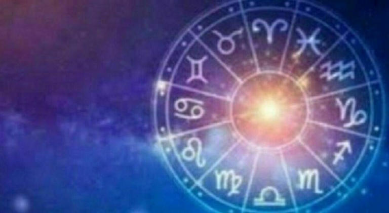 Oroscopo martedì 30 dicembre 2025: Pesci sogna, Vergine improvvisa ...