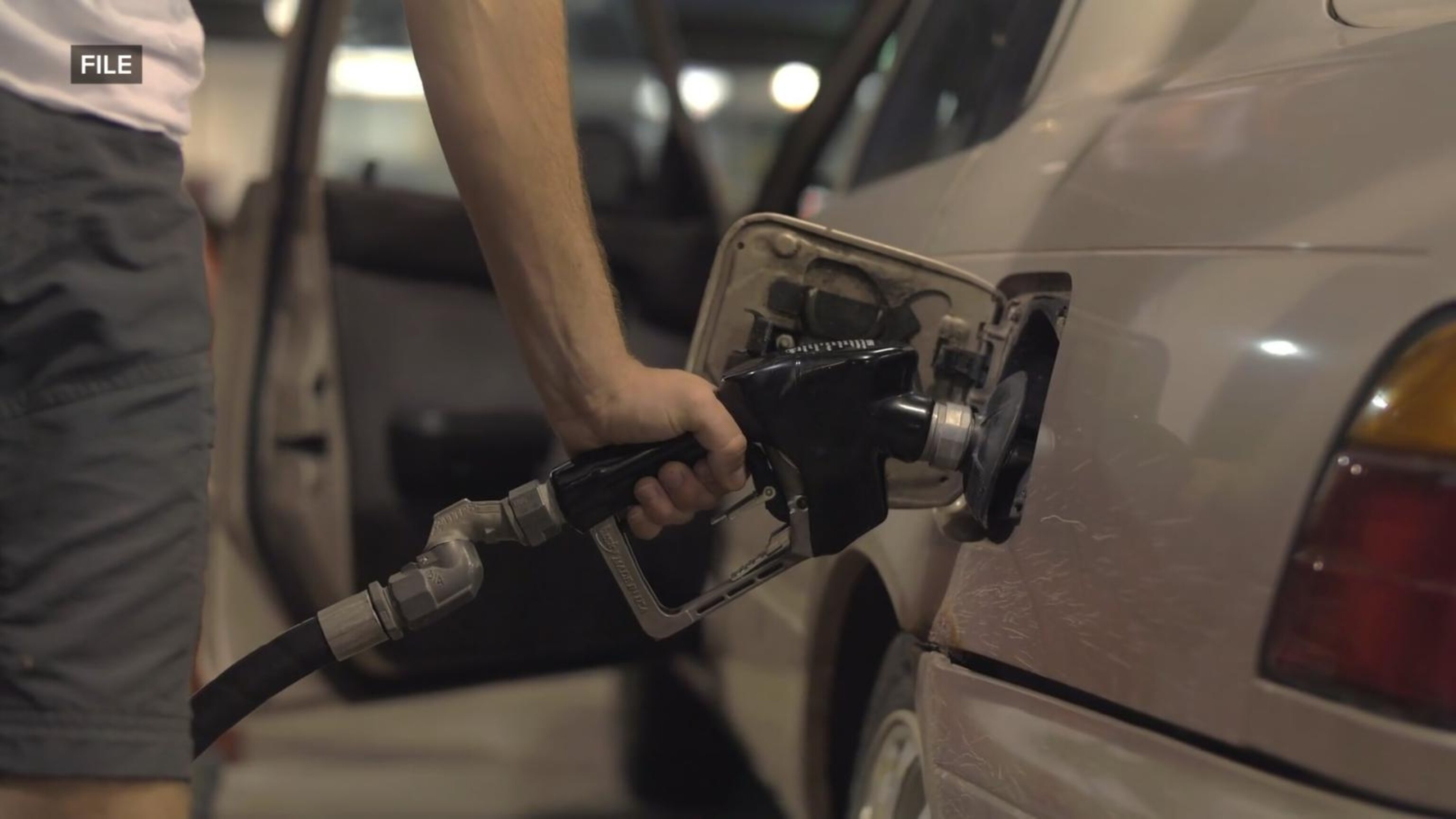 Nationwide gas price average hits $2.75 for fifth straight week