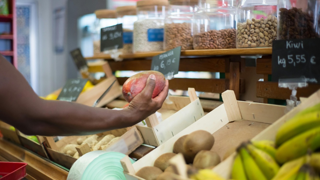 Grocery prices could drop as tariffs roll back, but how much?