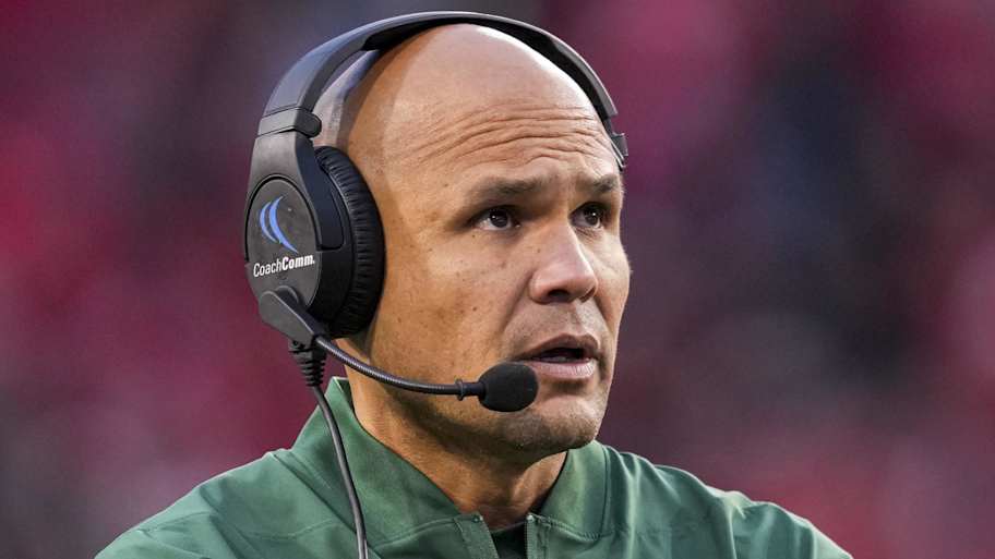 Austin Novosad's transfer raises questions for Oregon's quarterbacks