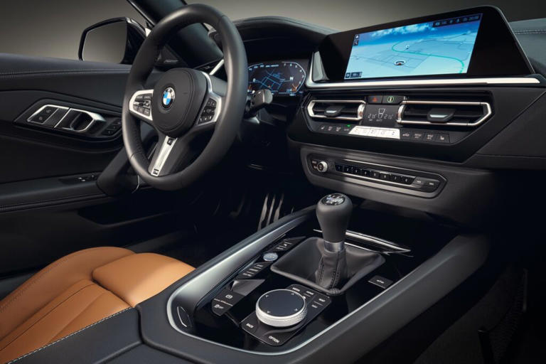 BMW just found a way to save stick shifts from drivers who think they ...