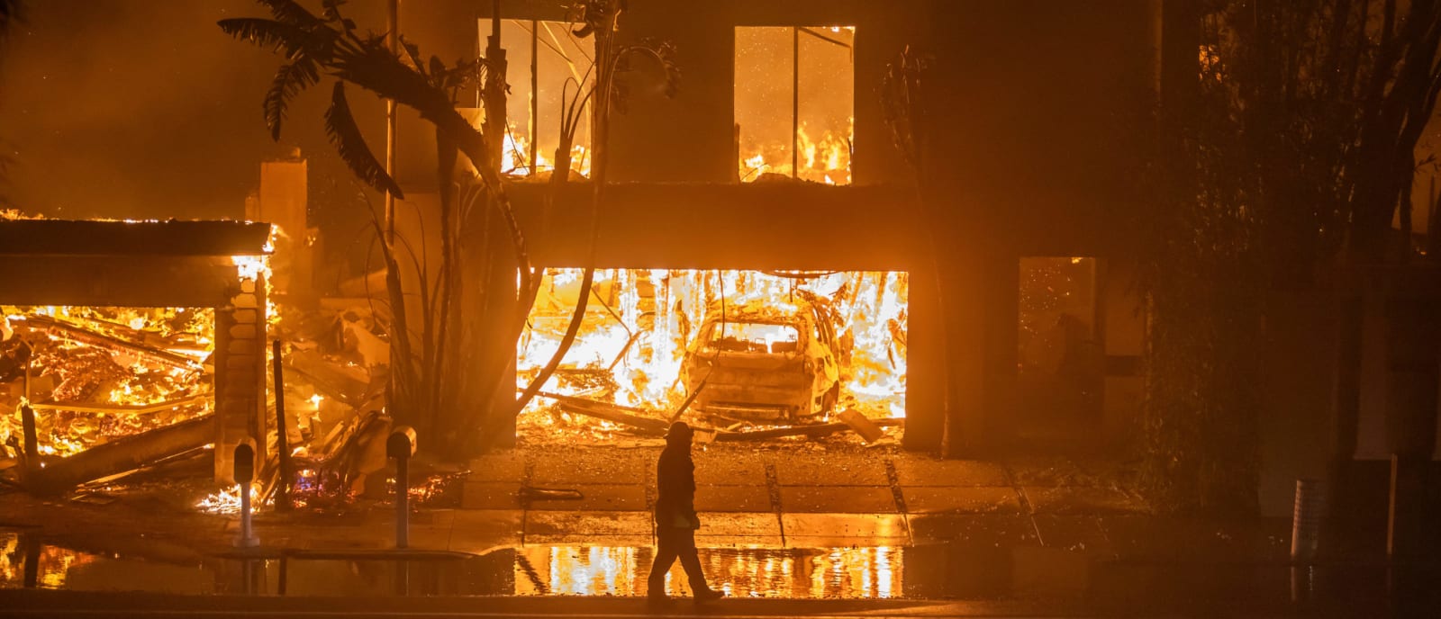 Los Angeles fire captain reportedly prioritized saving endangered ...