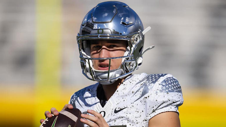 Austin Novosad's transfer raises questions for Oregon's quarterbacks