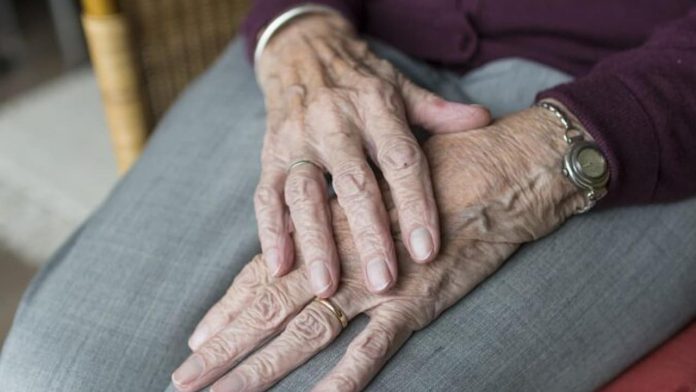 Governo define idade da reforma para 2027