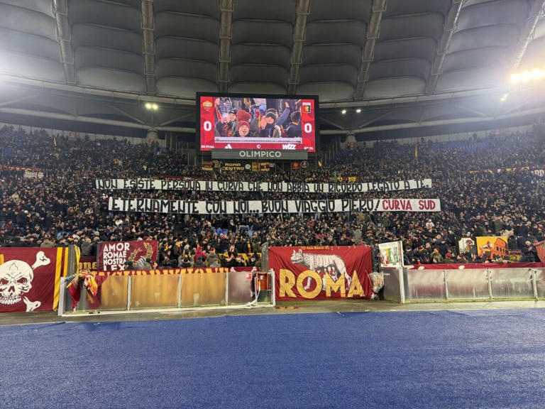 Roma-Genoa, il tributo della Curva Sud per un tifoso scomparso (foto)