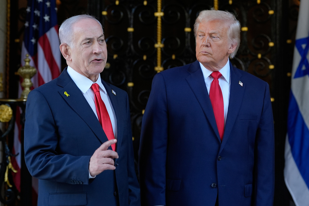 During Netanyahu visit, Trump warns Iran of further US strikes if it ...