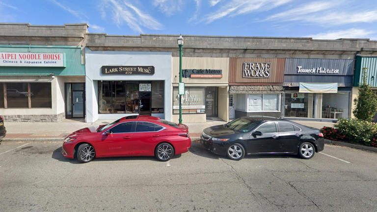 Thief returns stolen instruments to music store, says 'Sorry, I been drunk'