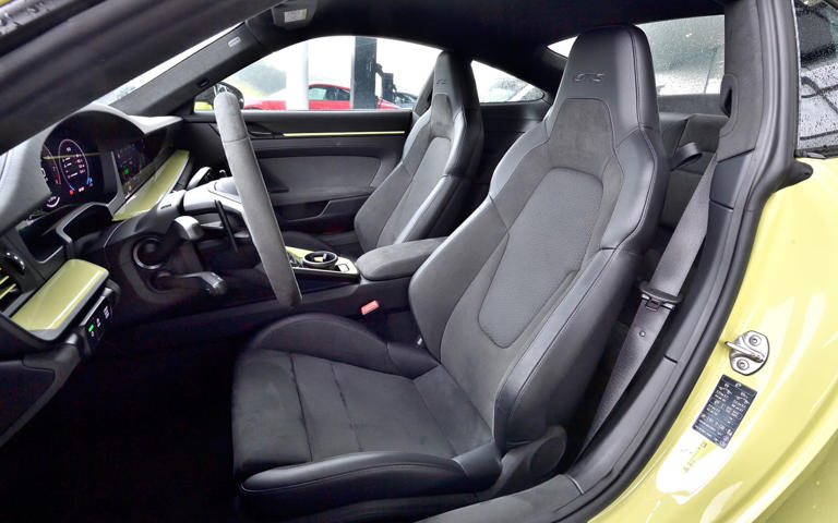 ポルシェ911初のハイブリッド「GTS」、そのパフォーマンス性能を2WD＆4WDで体感