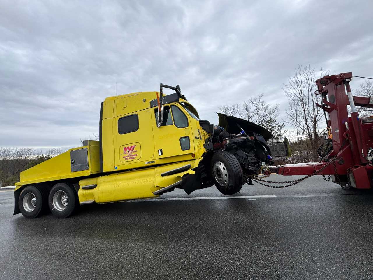 I-84 east reopens after tractor-trailer hauling modular home hits truck ...