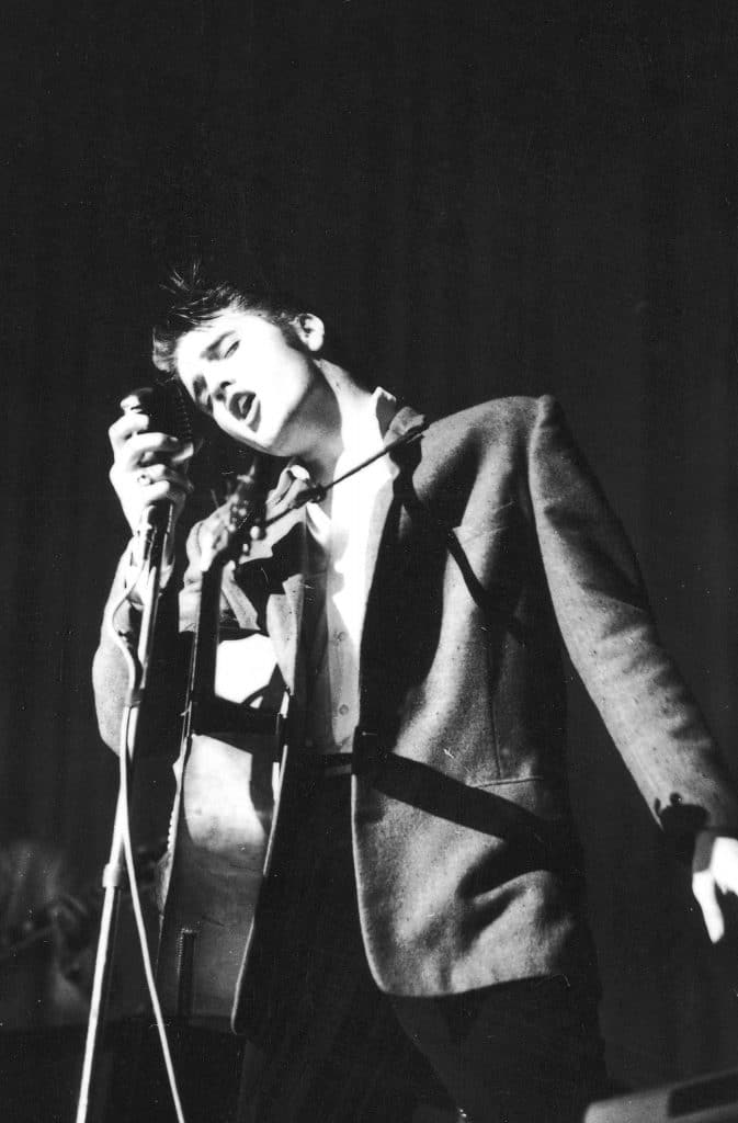 Photos that capture America’s Elvis craze