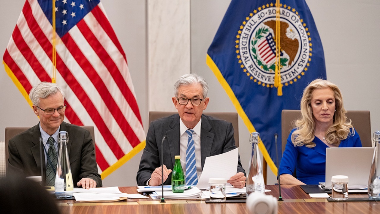 Fed admits it can't easily fix the economic mess it helped create