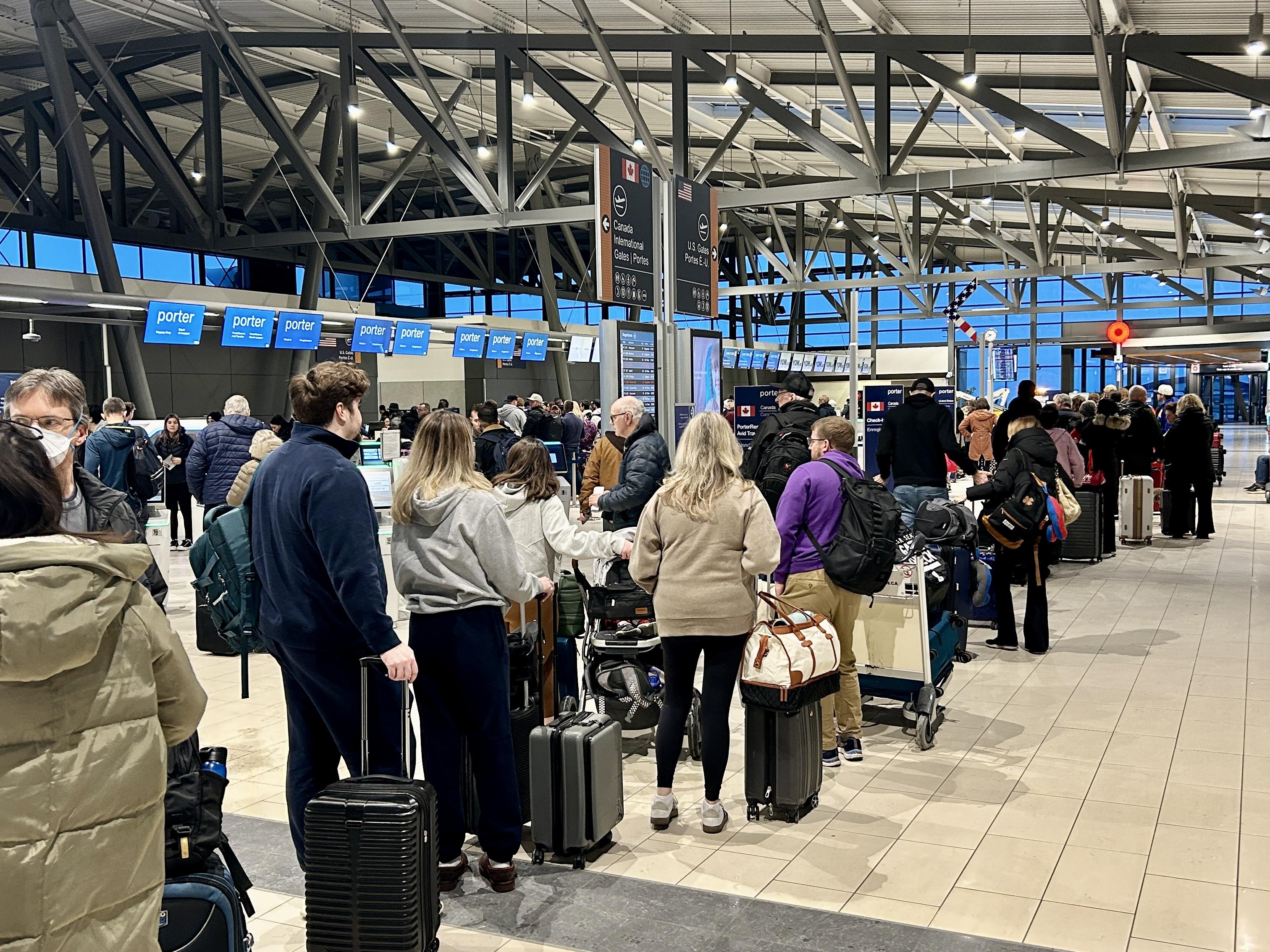 Plusieurs vols et départs de VIA Rail annulés à Ottawa en raison du verglas
