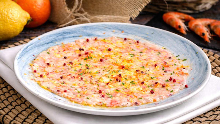 Shrimp carpaccio with citrus and pink pepper: an ideal starter to give ...