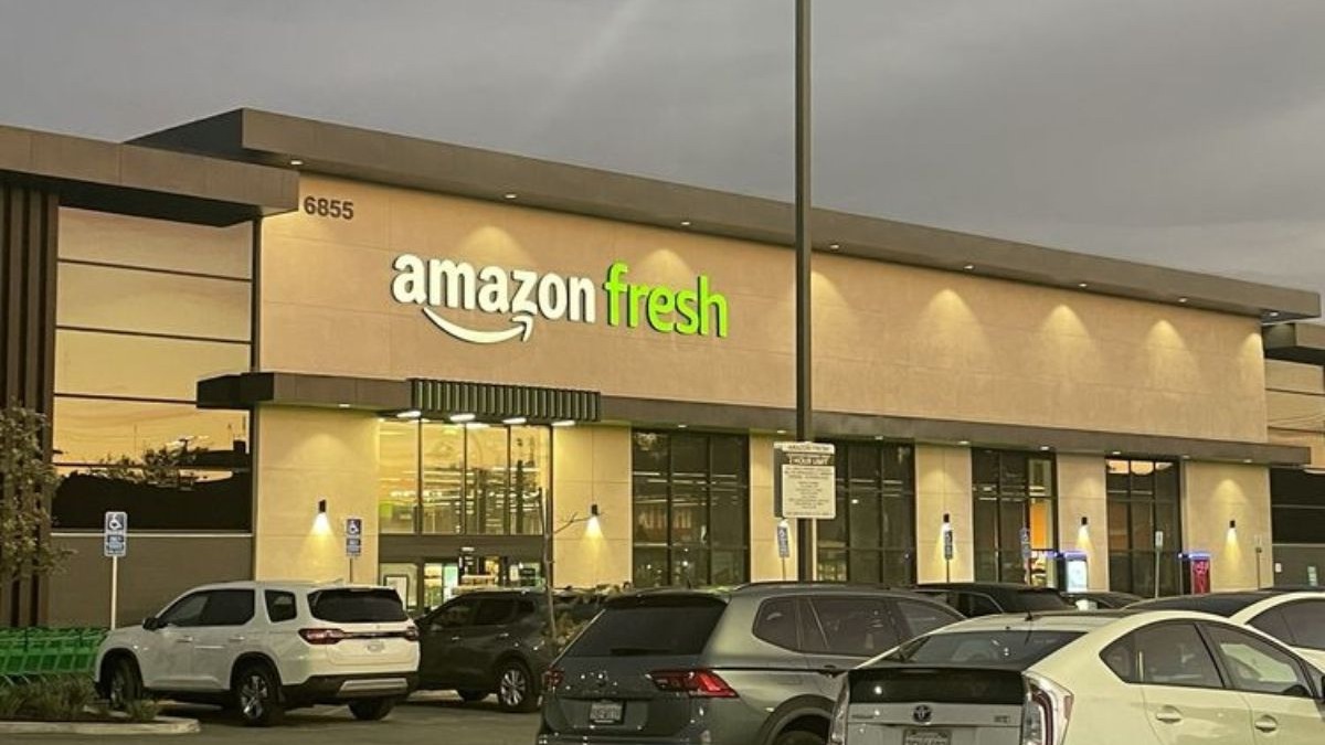 8 major grocery chains that closed dozens of stores in 2025