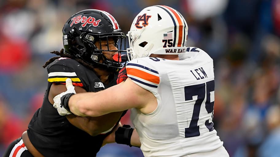 Alex Golesh's 1st Auburn offseason takes a huge hit with veteran NFL ...