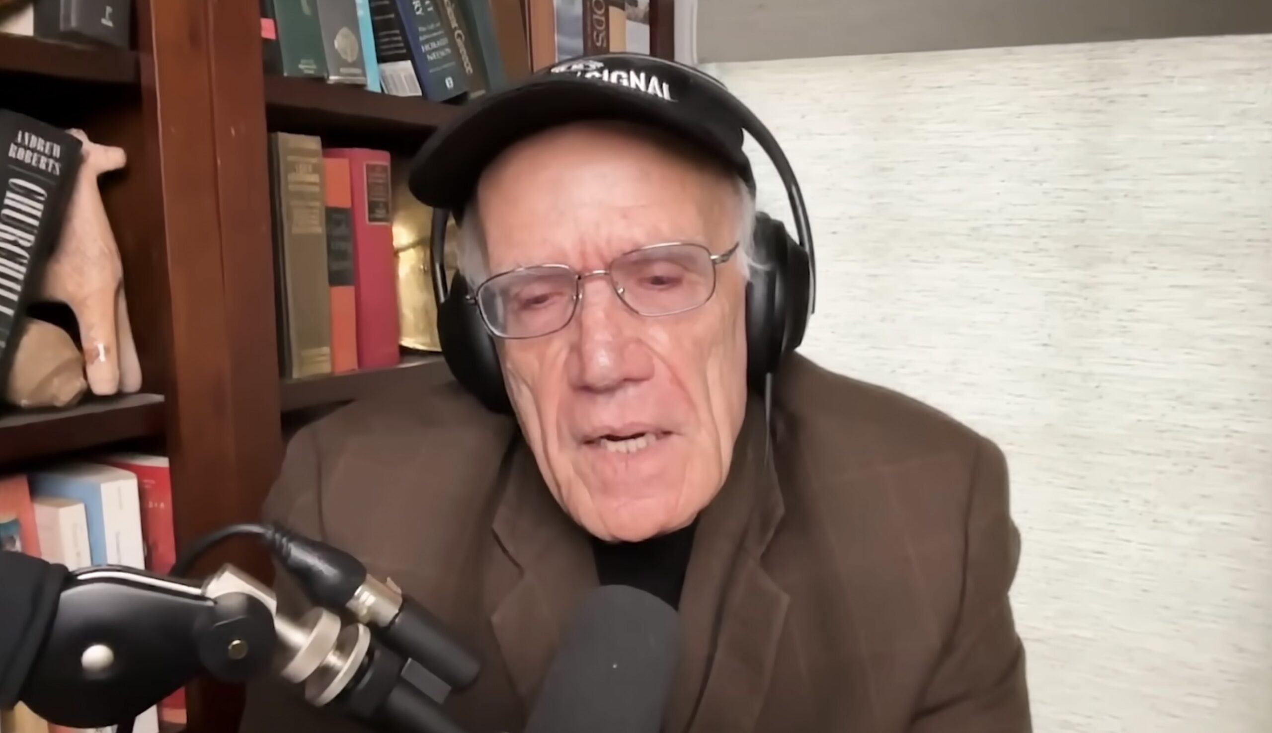 Longtime conservative commentator Victor Davis Hanson steps away from ...