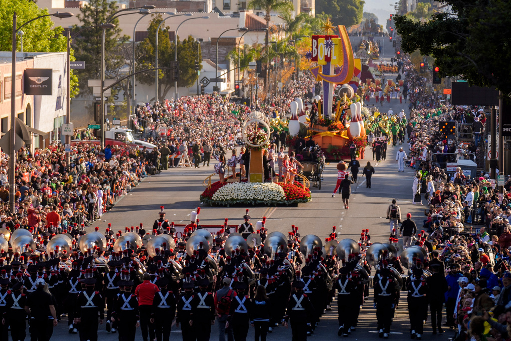 Rain could be an unwelcome entry at the Rose Parade on New Year's Day ...