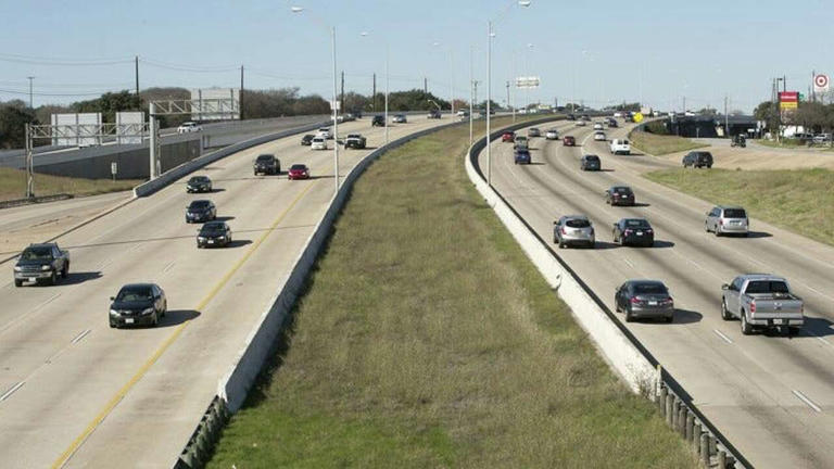 Police ID driver charged in deadly wrong-way crash near Austin airport