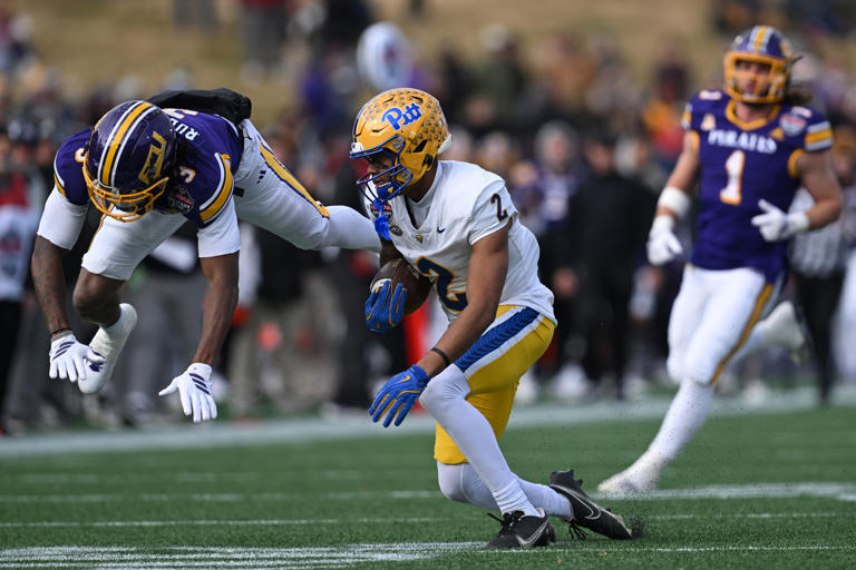 Pitt wide receiver Kenny Johnson entering transfer portal