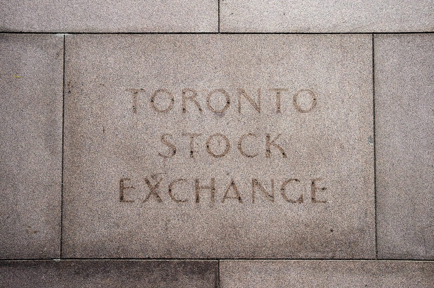S&P/TSX composite down more than 100 points, while US stock markets ...