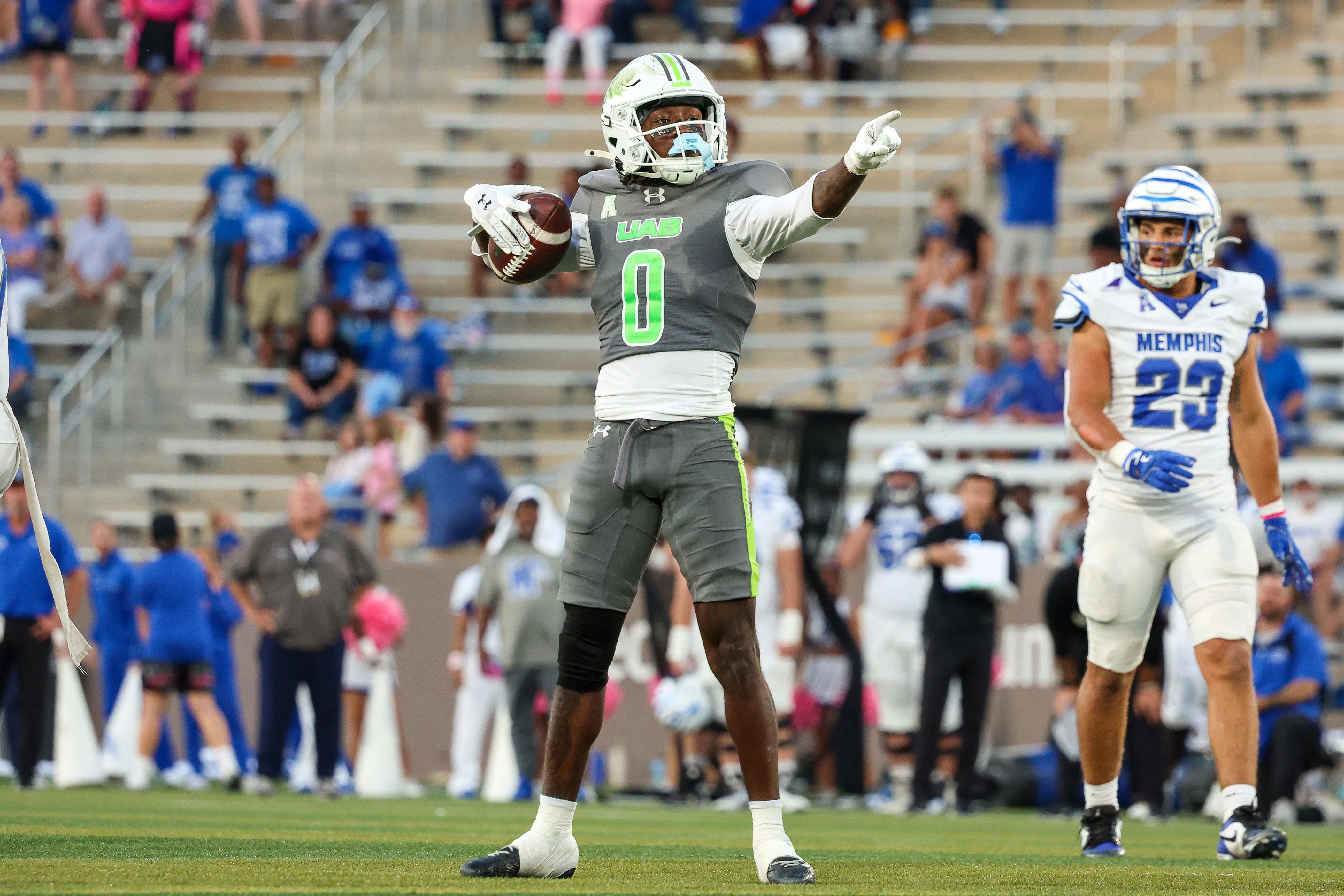 Wisconsin football in the mix for top-ranked transfer wide receiver