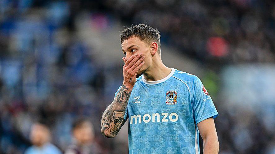 Patient Woolfenden aiming to seize his moment