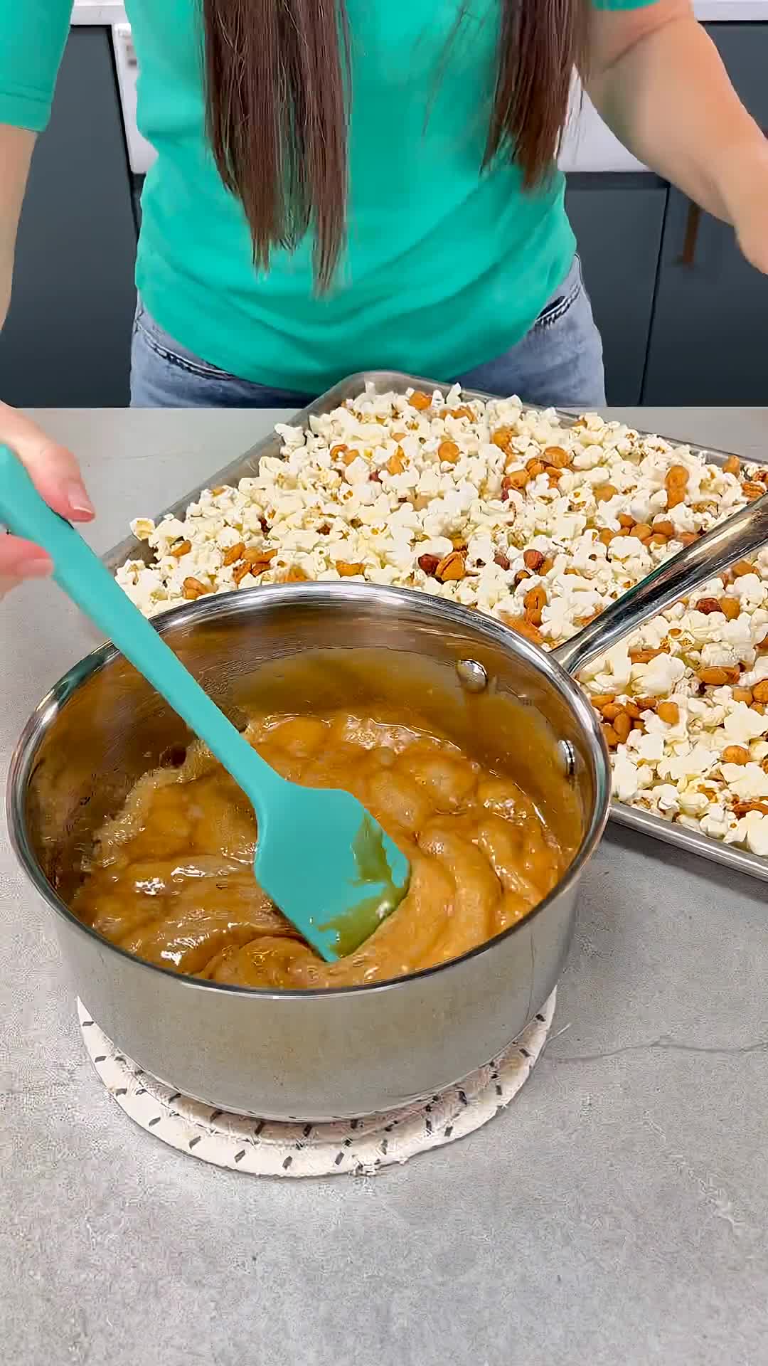 Caramel corn #popcorn #caramelcorn #recipe #cooking #christmasrecipes # ...