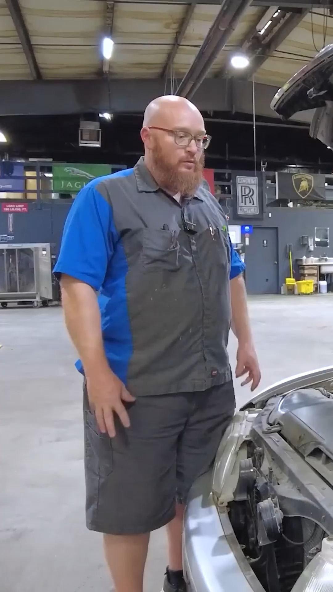 How to check for vehicle leaks