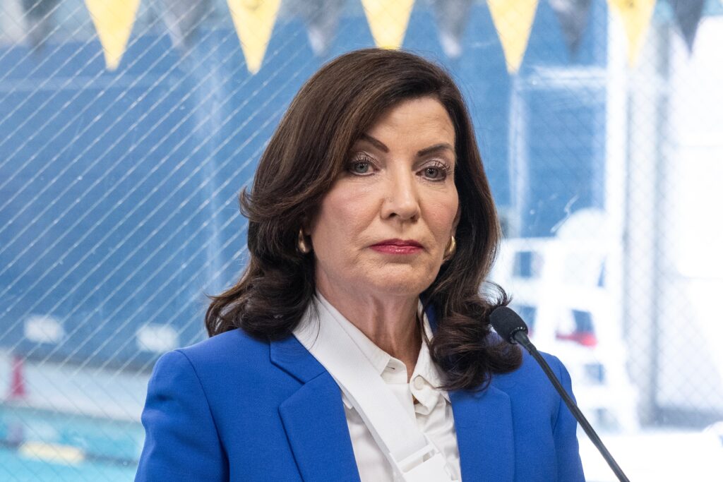 META, PINS, SNAP: New York orders social media giants to add mental ...