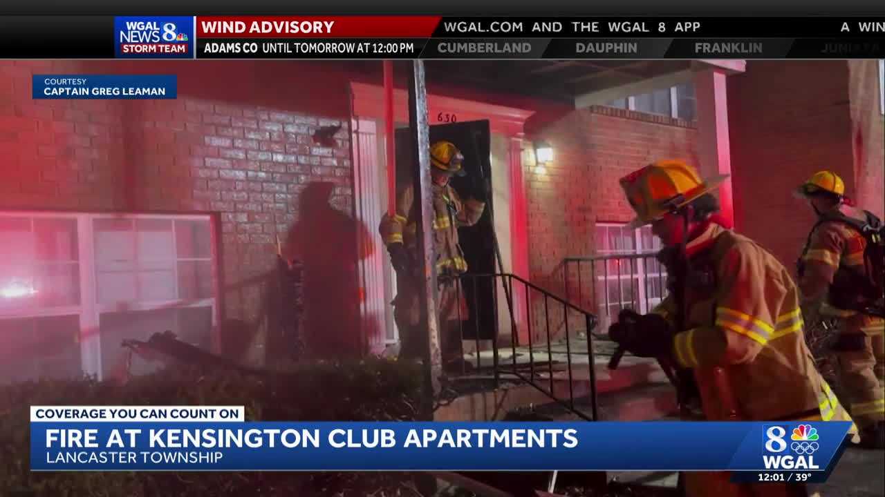 Crews fight late-night fire at apartment complex