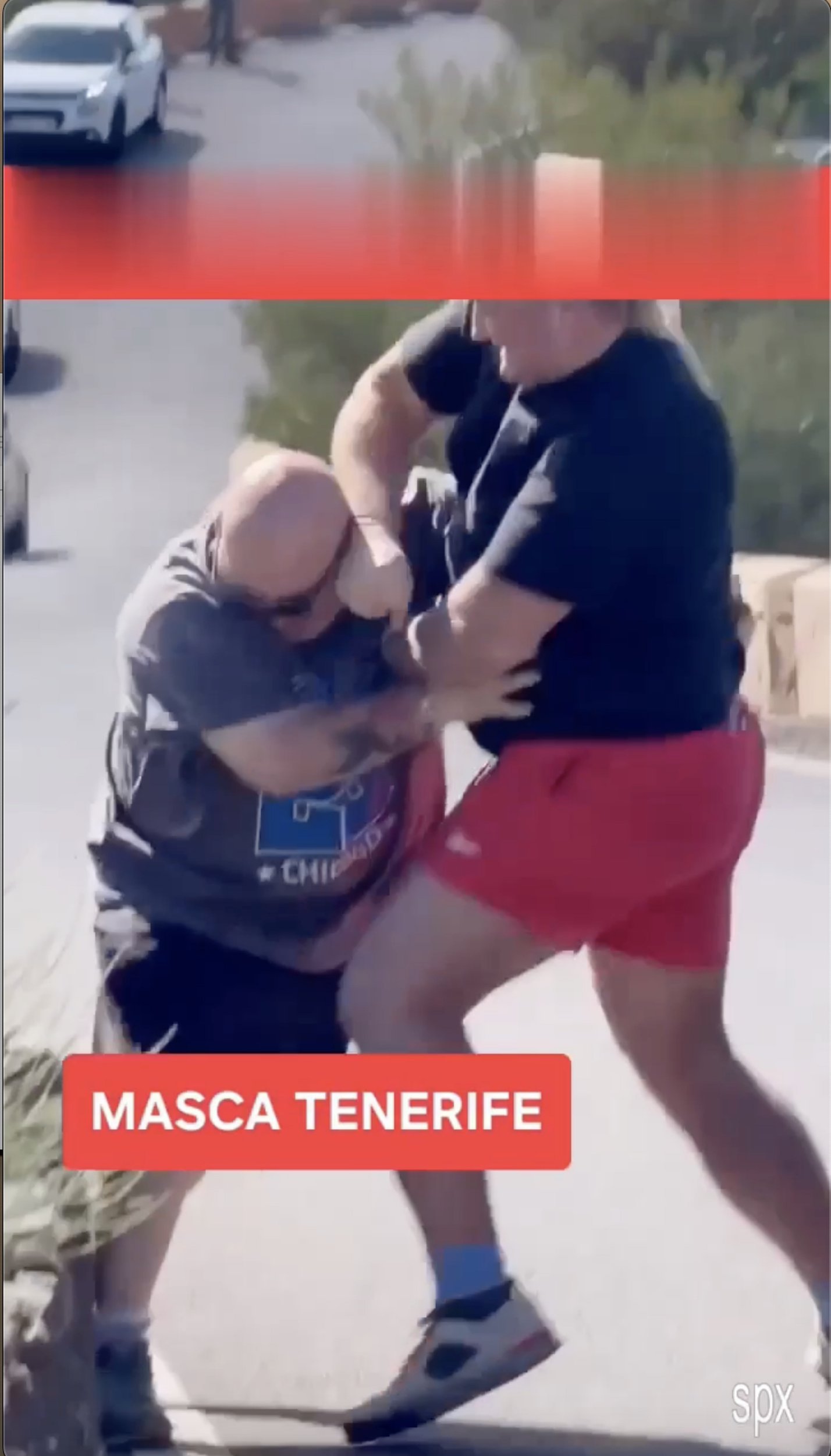 British tourists turn Tenerife road into boxing ring