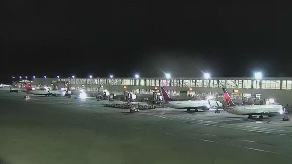 Winter weather woes: Metro Detroit sees power outages, snow squalls