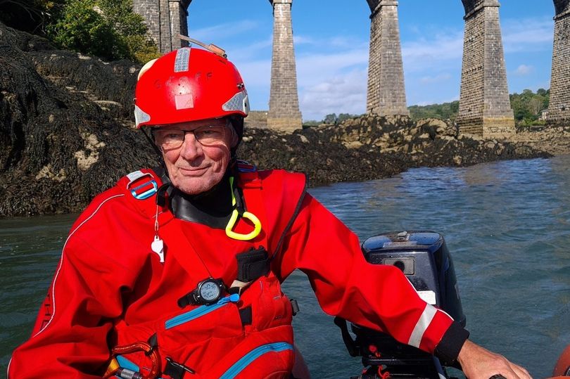 Heartbreak as mountain rescue hero who found boy, 6, and saved 1,000s dies