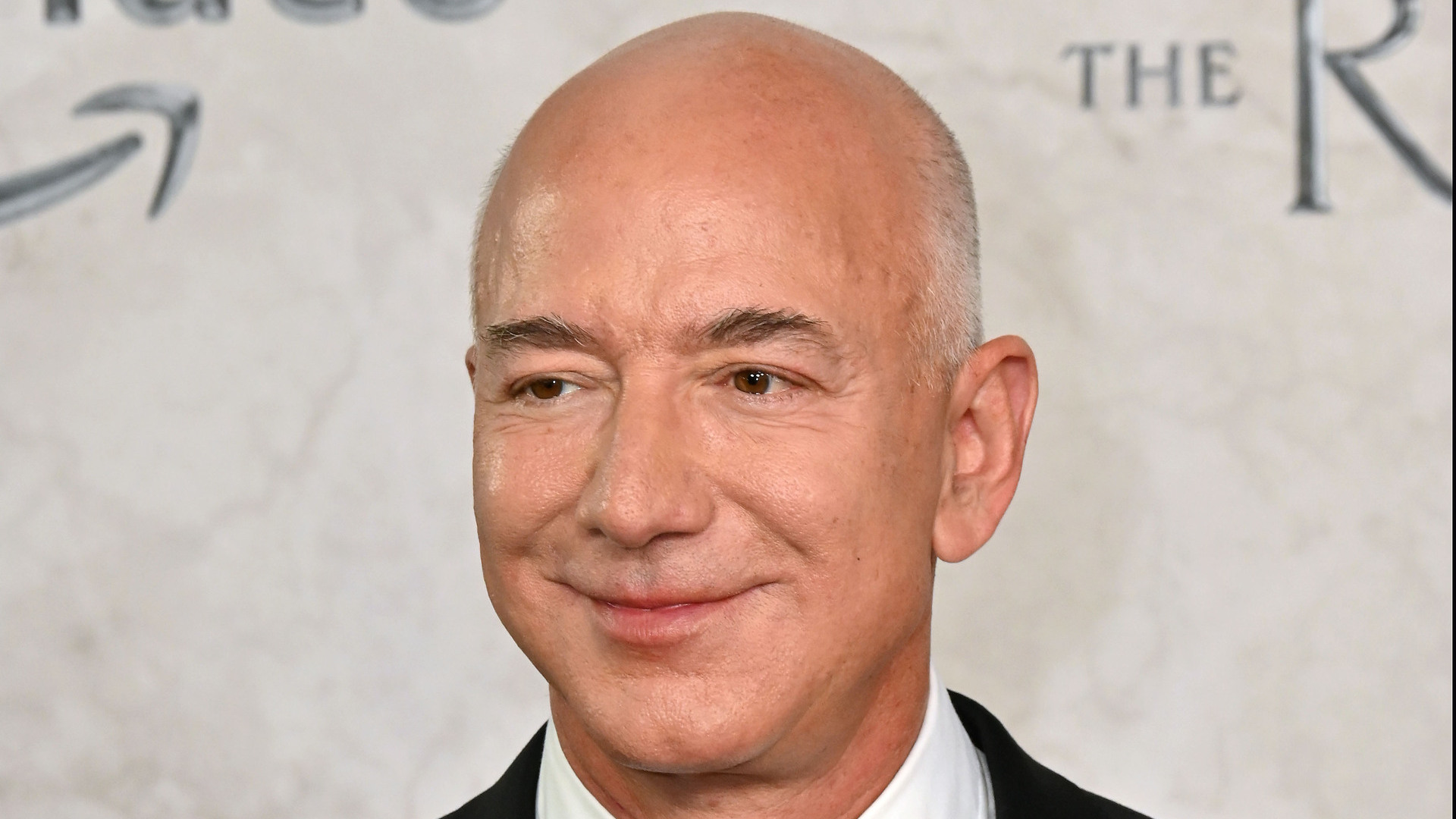 Jeff Bezos warns: Do this before starting a company in your 20s