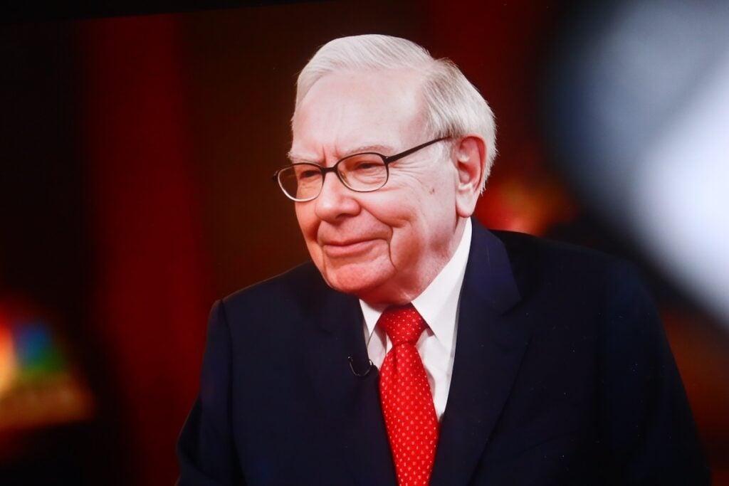 Warren Buffett's son says he didn't know they were rich until his 20s ...
