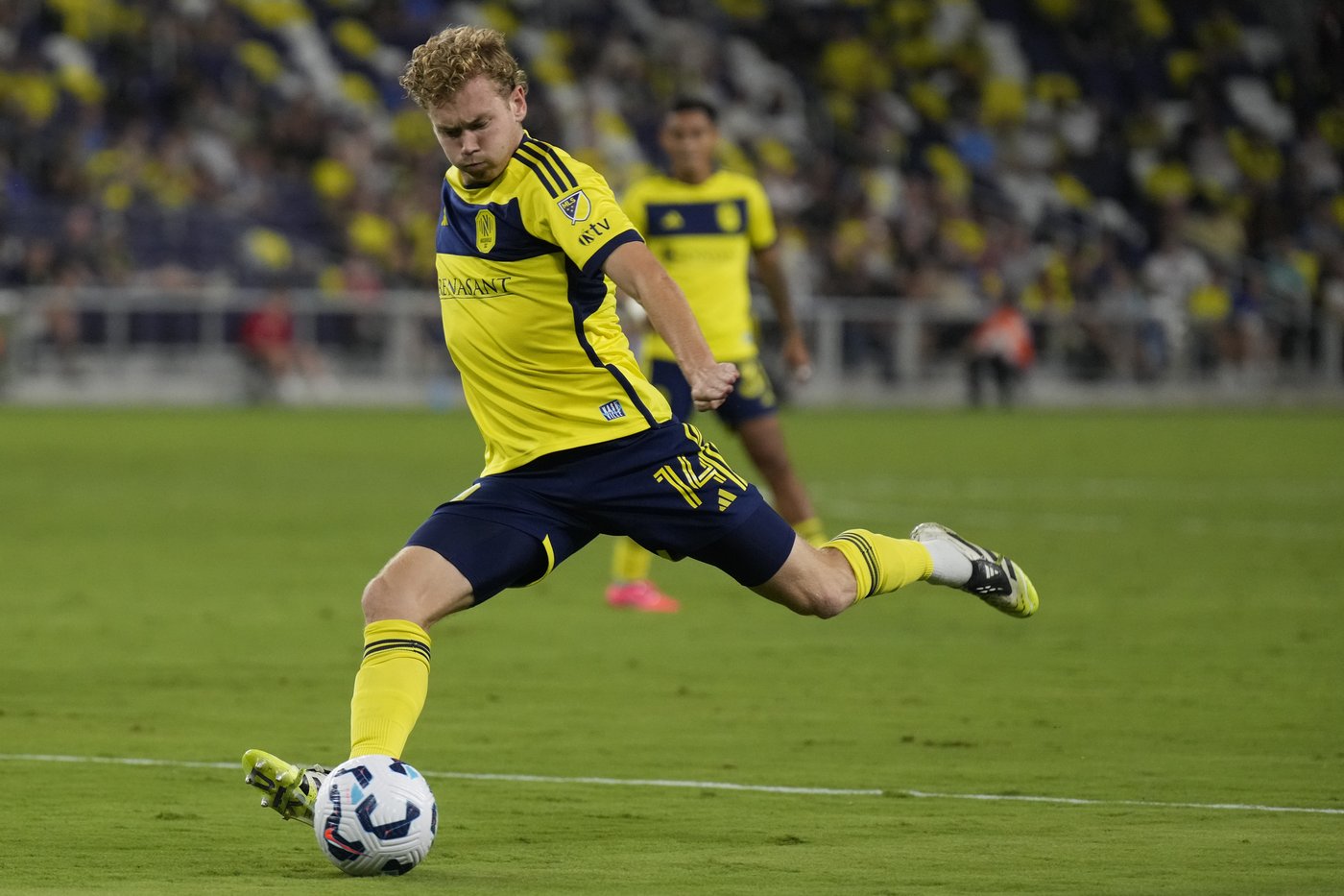 LAFC acquires Canadian international forward Shaffelburg from Nashville