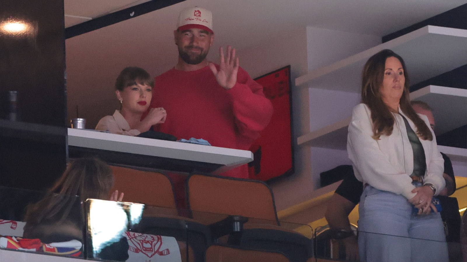 Arrowhead Stadium employee claims Taylor Swift, Travis Kelce passed out ...