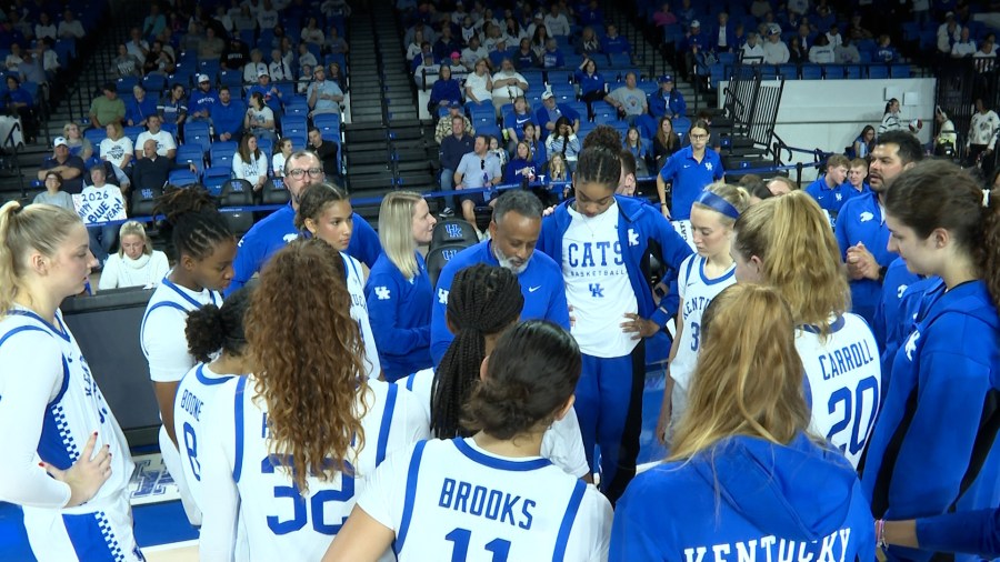 Kentucky ends non-conference play with an 80-42 win over Hofstra