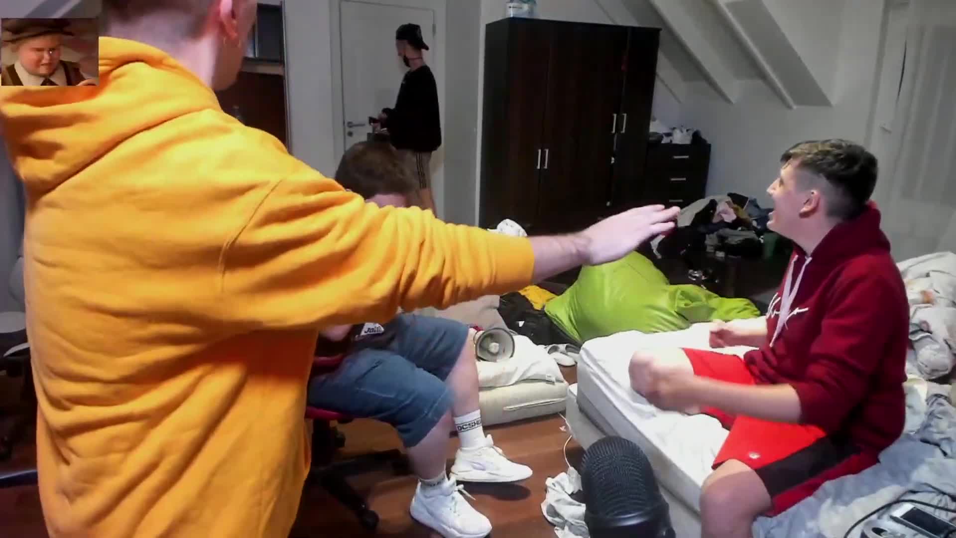 Mc Cringe conoce a Duki