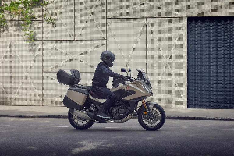 Honda NT1100, turismo piacevole e sportività facile con tecnologia da ...